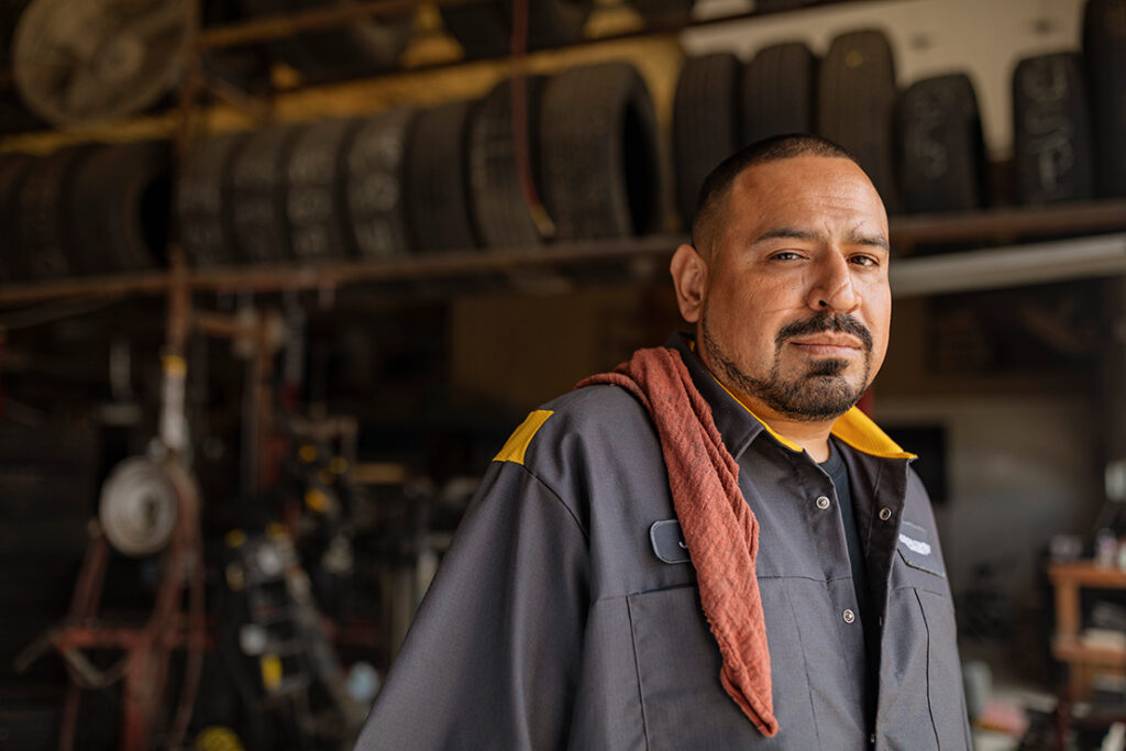 Leading automotive group reduces uniform program costs by 24% | UniFirst