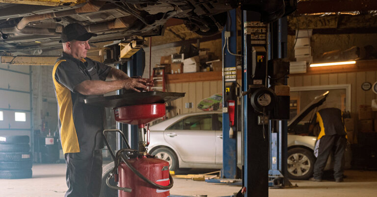 6 safety benefits of automotive uniforms | UniFirst